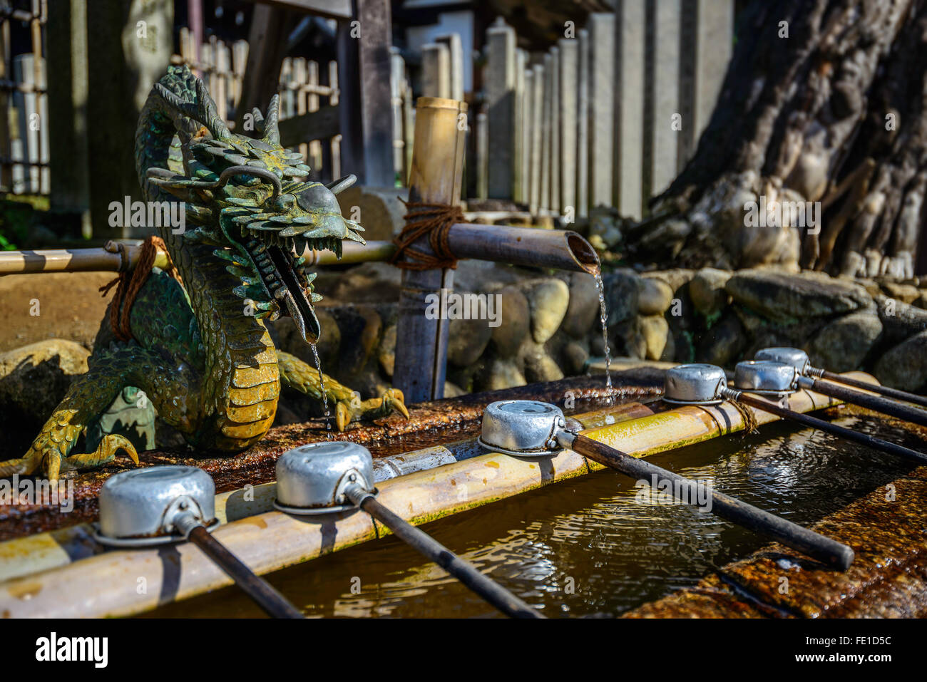 Dragon temple hi-res stock photography and images - Alamy