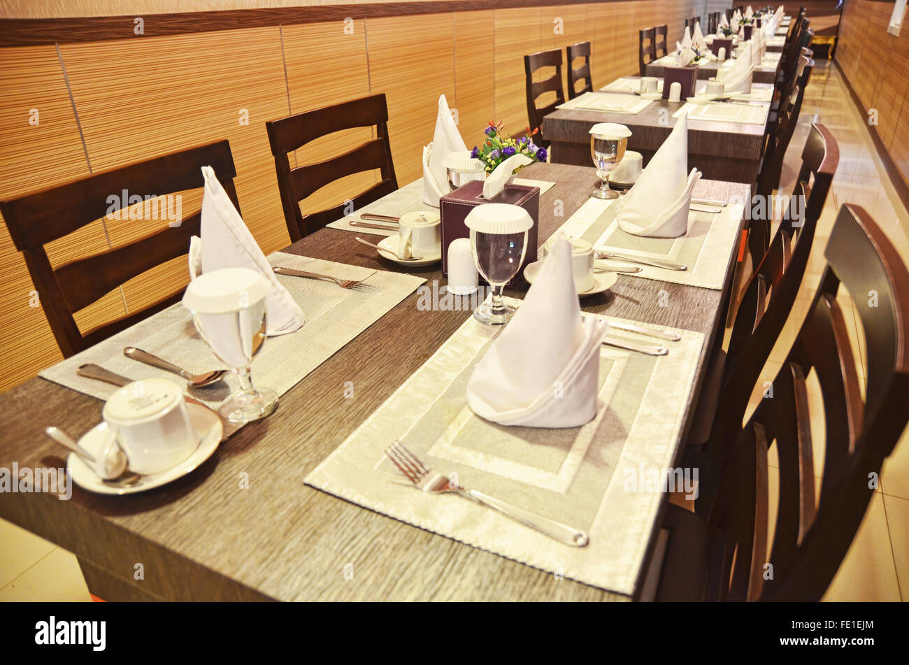 Hotel dining table hi-res stock photography and images - Alamy