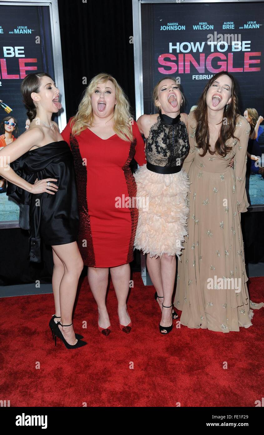 Alison brie and rebel wilson hi-res stock photography and images - Alamy