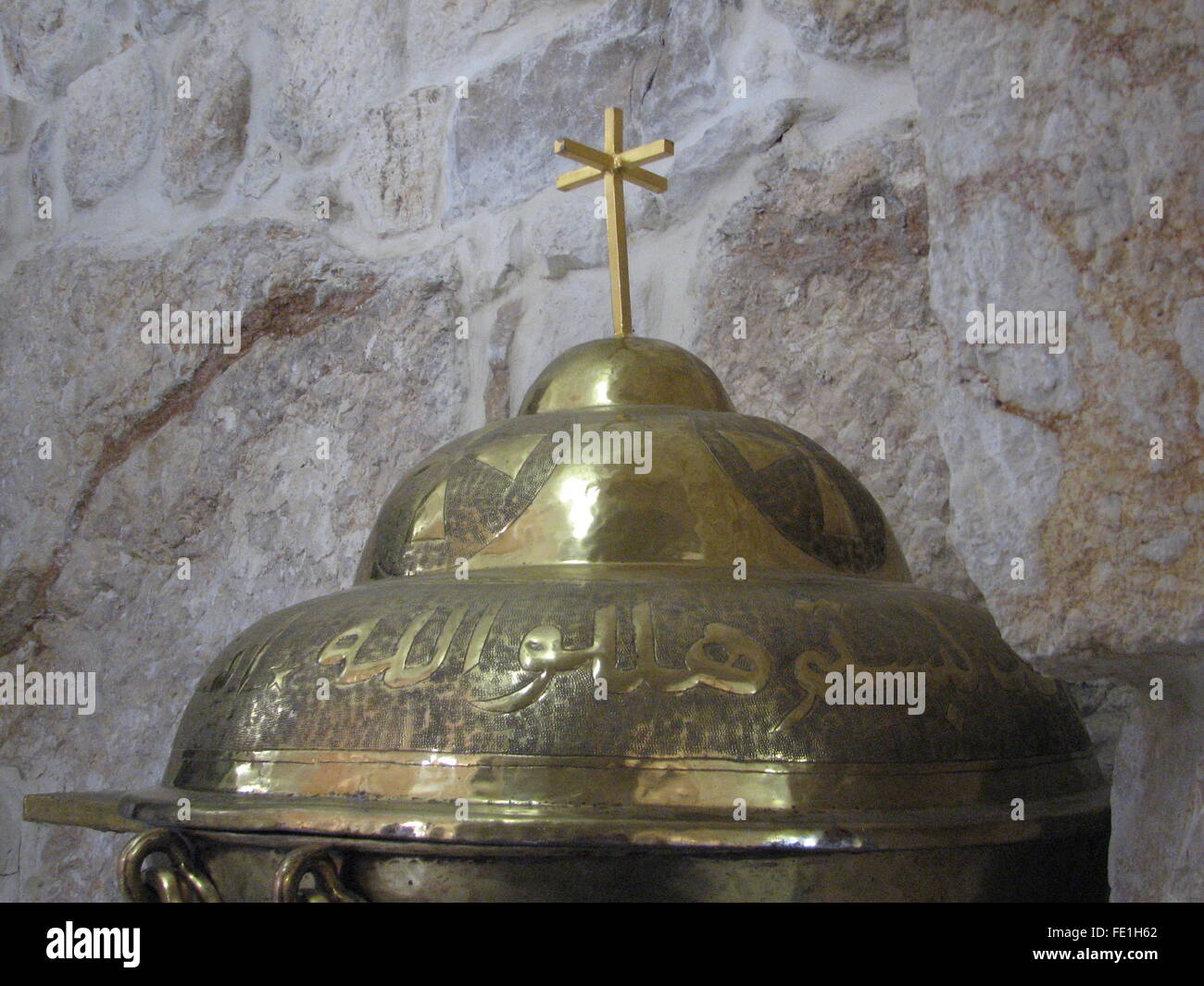A cross inside the Aghia Sophia Church, Saidnaya, Syria Stock Photo - Alamy