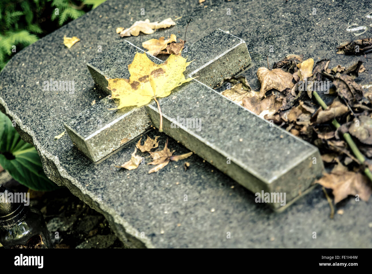 granite cross on the grave Stock Photo - Alamy