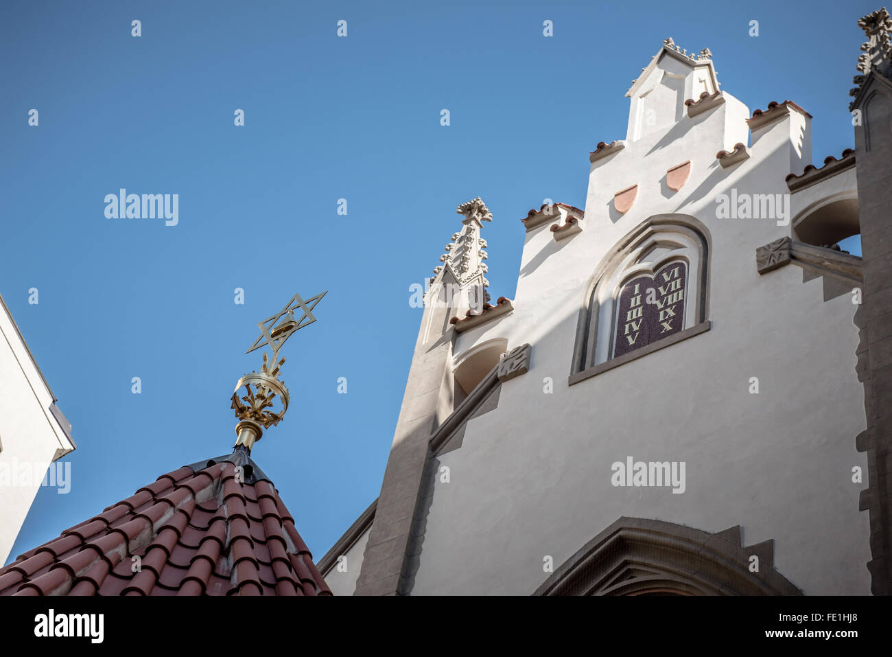David star on the roof of synagogue Stock Photo - Alamy