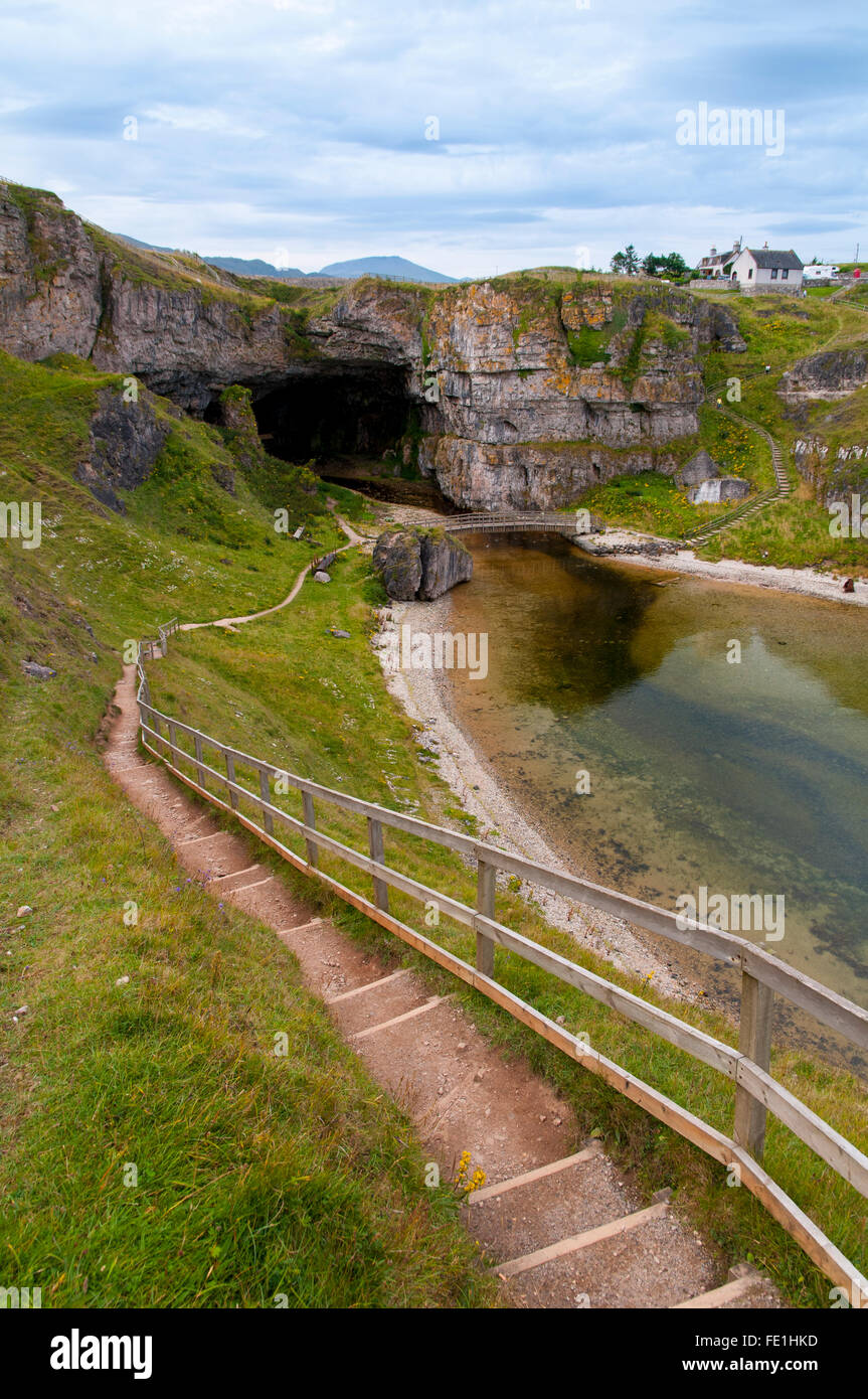Smoo cave hi-res stock photography and images - Alamy