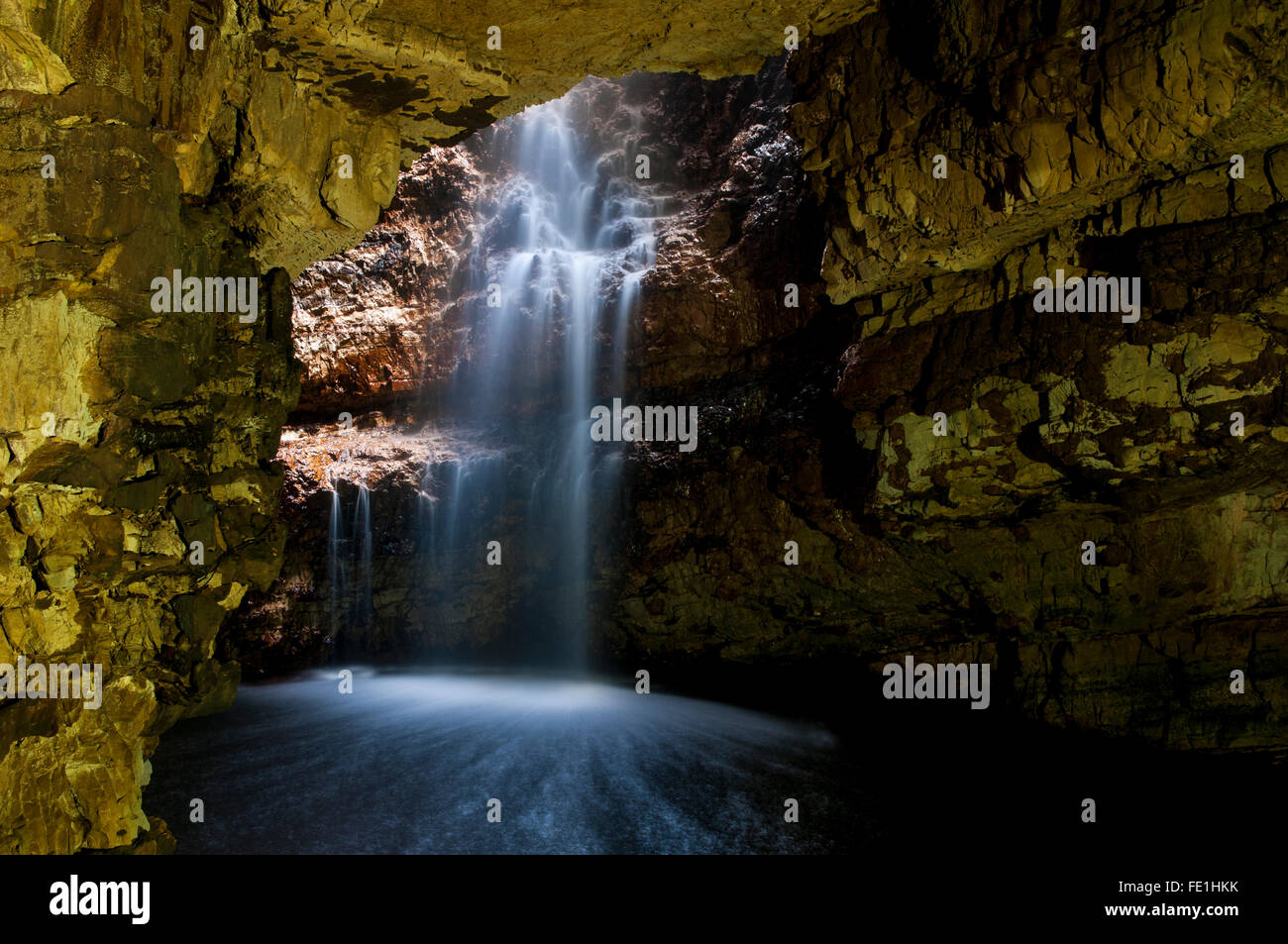 Smoo cave hi-res stock photography and images - Alamy