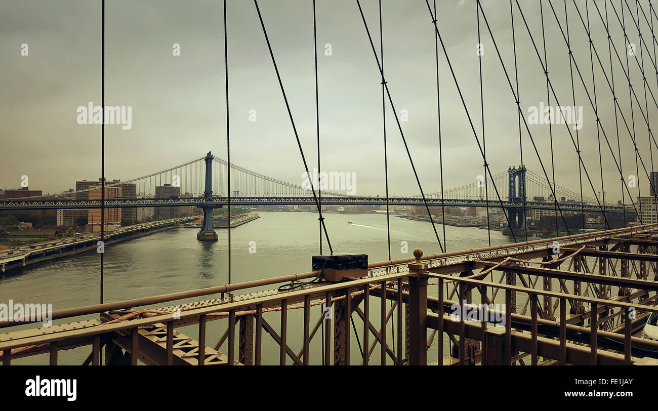 A look from Brooklyn Bridge to Manhattan Bridge over Hudson River in ...
