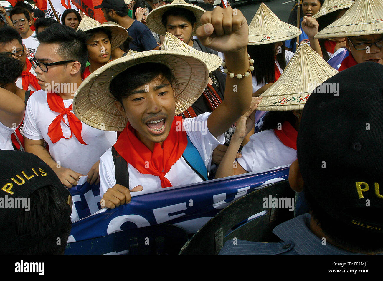 Manila, Philippines. 4th Feb, 2016. Activists shout slogans during a ...