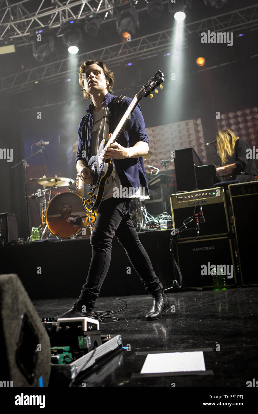 Britpop indie rock hi-res stock photography and images - Alamy