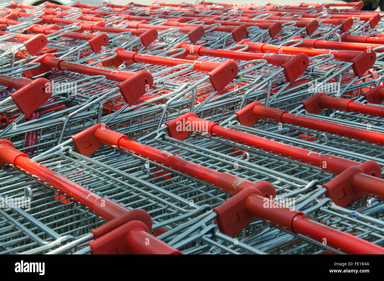 Shopping trolleys australia hi-res stock photography and images - Alamy