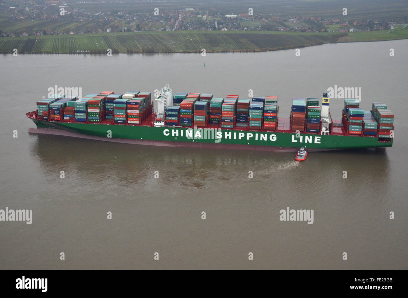 The approximately 400-metre-long container vessel CSCL Indian Ocean ...