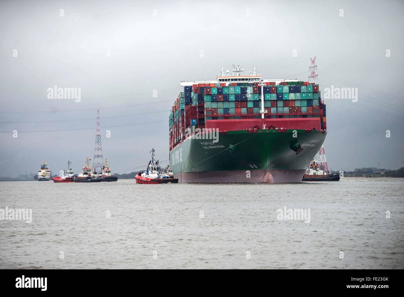 The approximately 400-metre-long container vessel CSCL Indian Ocean ...