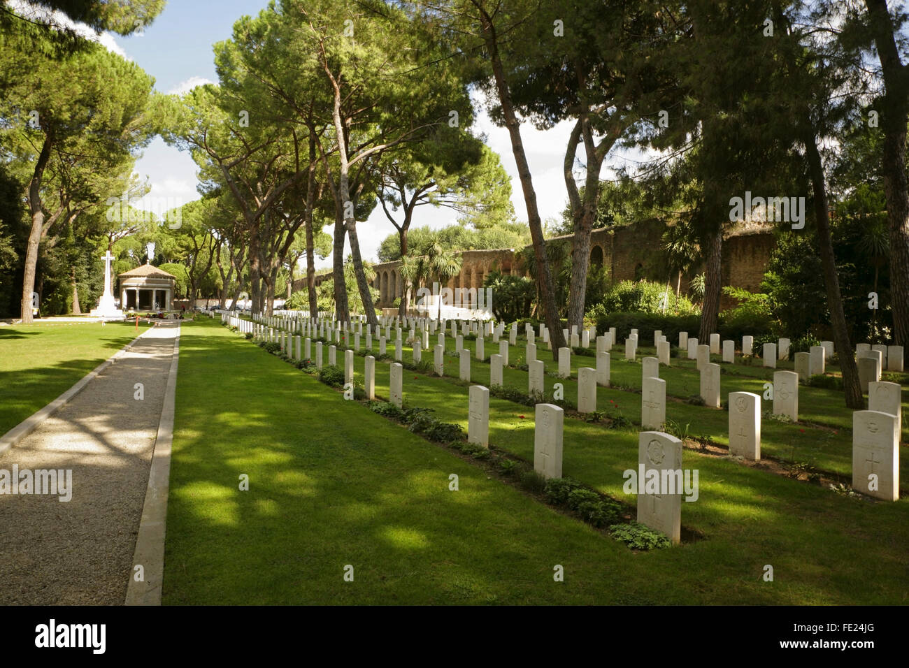 Rome war cemetery hi-res stock photography and images - Alamy