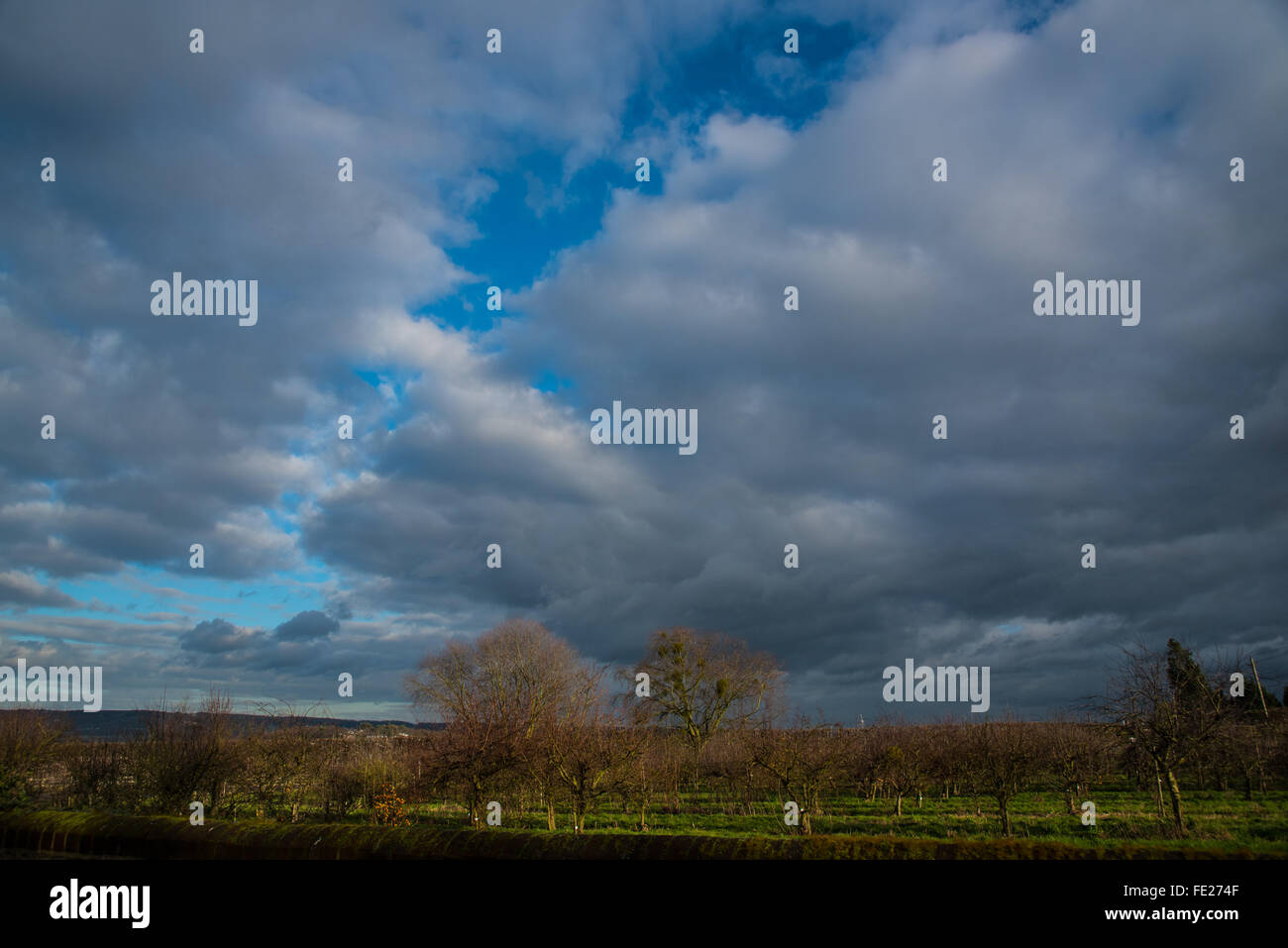 Kent storm hi-res stock photography and images - Alamy