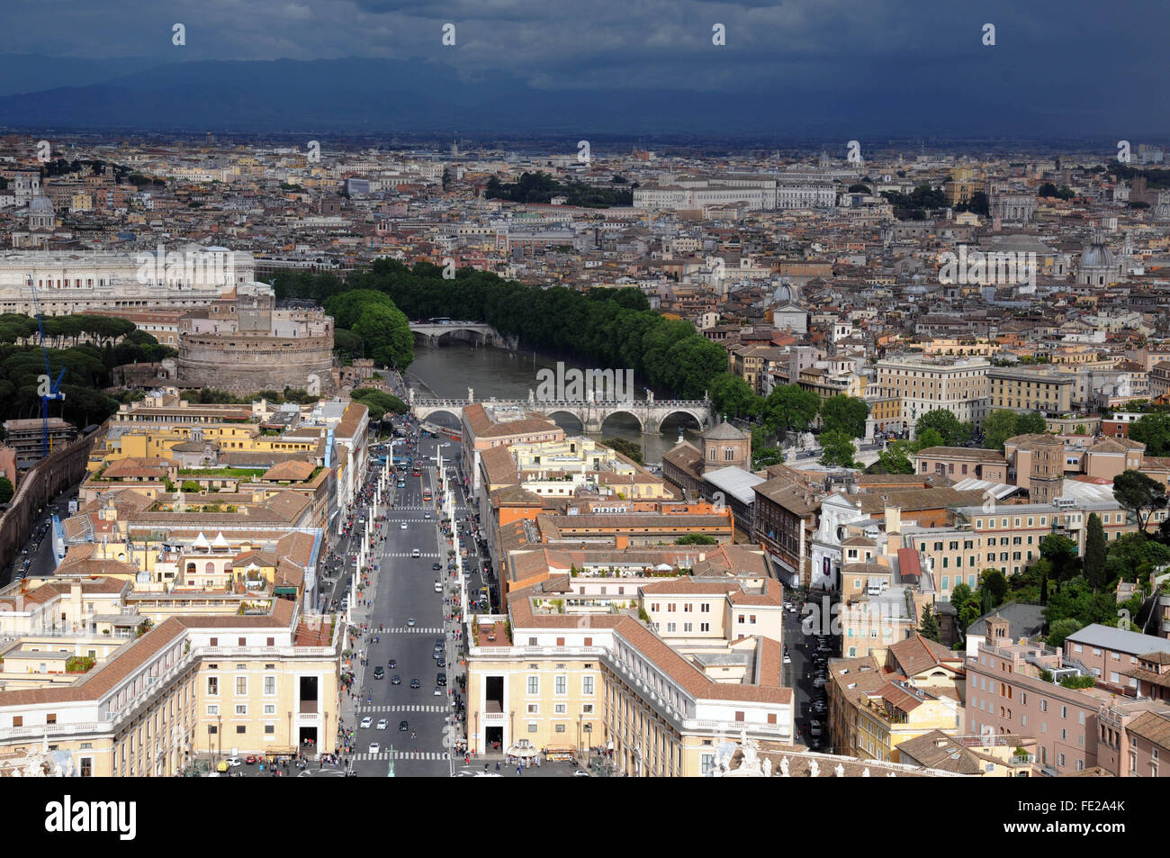 Rome street view hi-res stock photography and images - Alamy