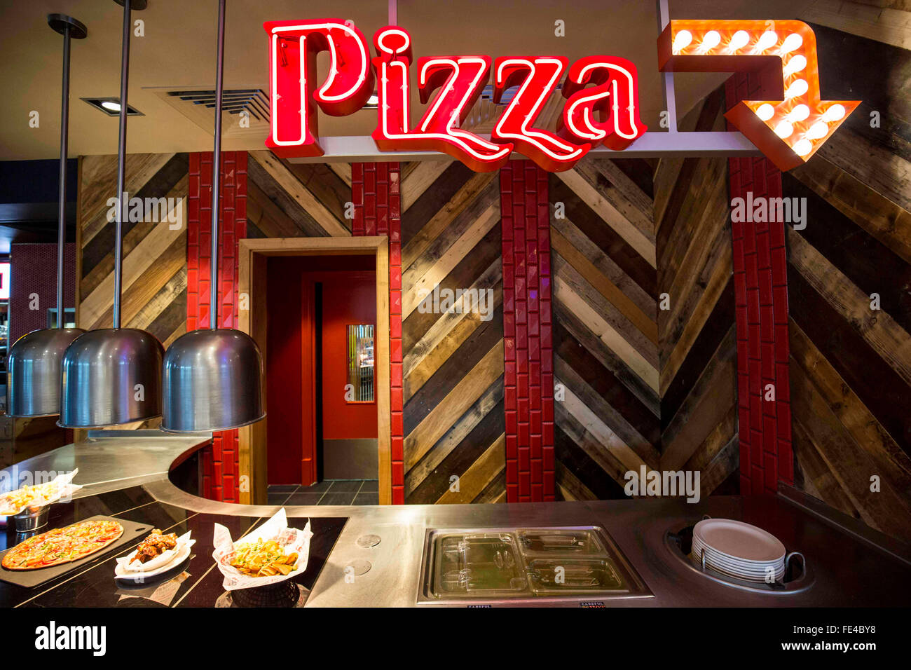 Pizza hut restaurant sign hi-res stock photography and images - Alamy