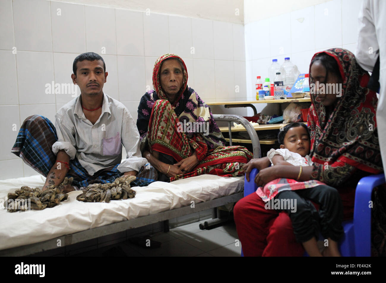Dhaka, Bangladesh. 4th Feb, 2016. : Family with Tree Man, mother (M ...