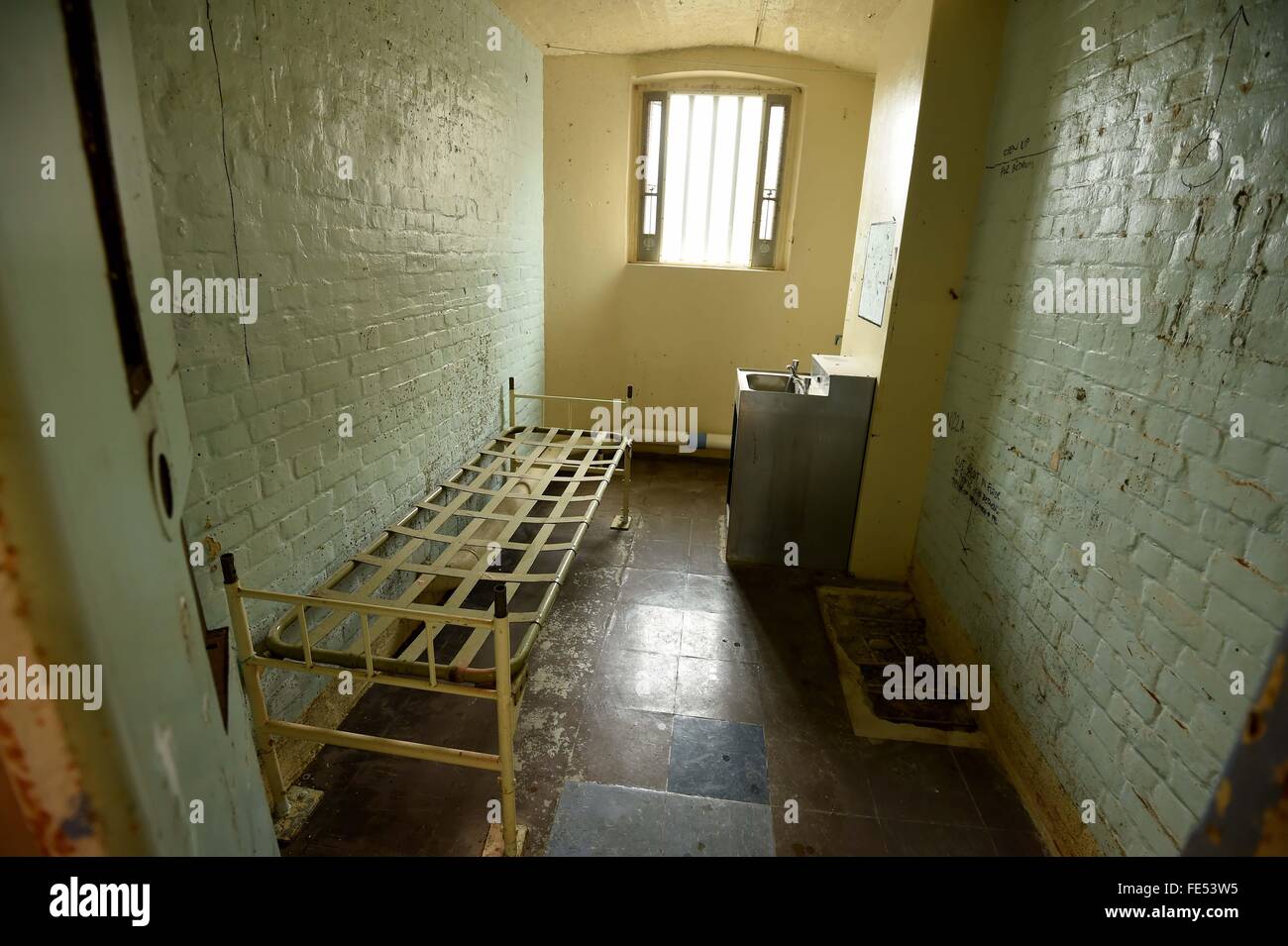 Hmp prison cell hi-res stock photography and images - Alamy