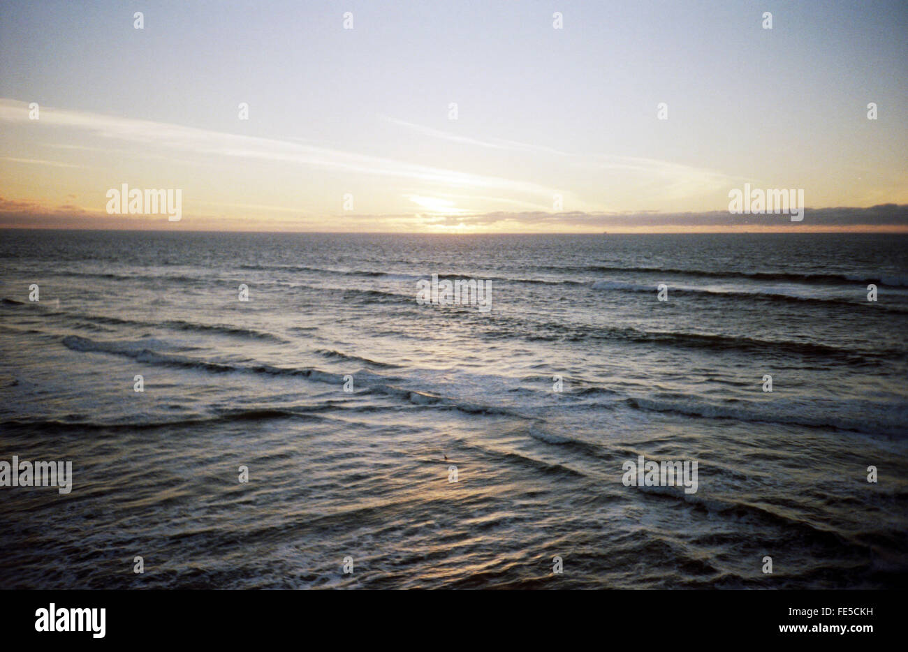 Sun setting over the sea hi-res stock photography and images - Alamy