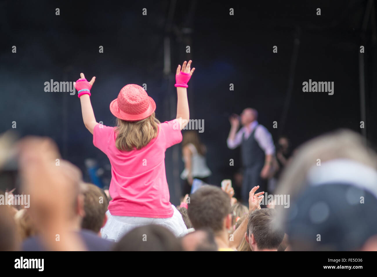 Woman cheering crowd hi-res stock photography and images - Alamy
