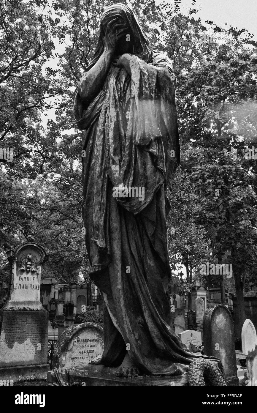 Crying Statue High Resolution Stock Photography and Images - Alamy