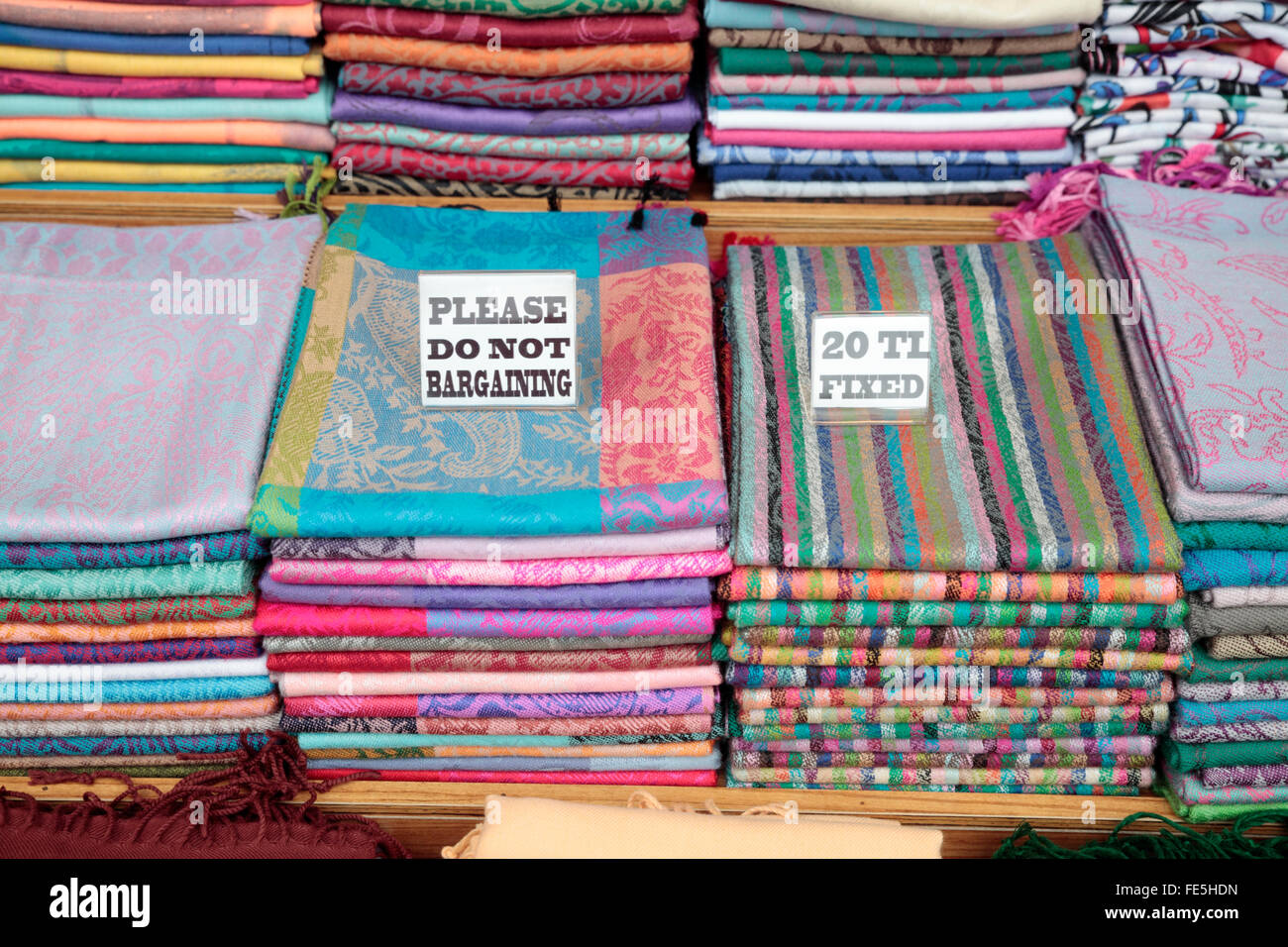 No Haggling Sign, Grand Bazaar, Istanbul, Turkey Stock Photo - Alamy