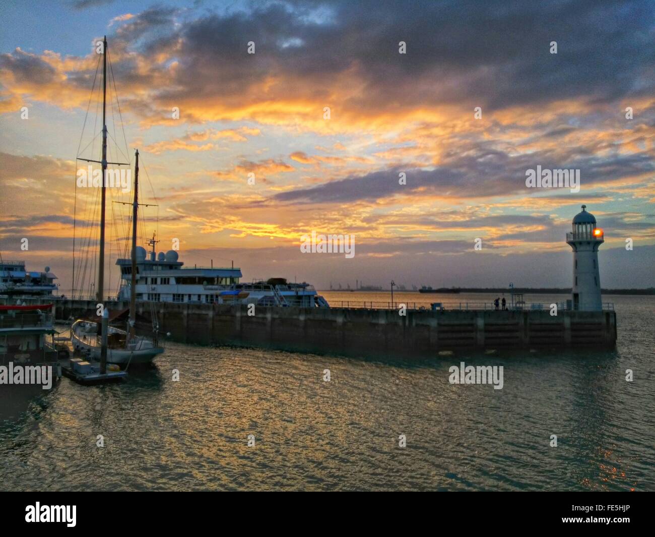 Calm sea boat boats hi-res stock photography and images - Alamy