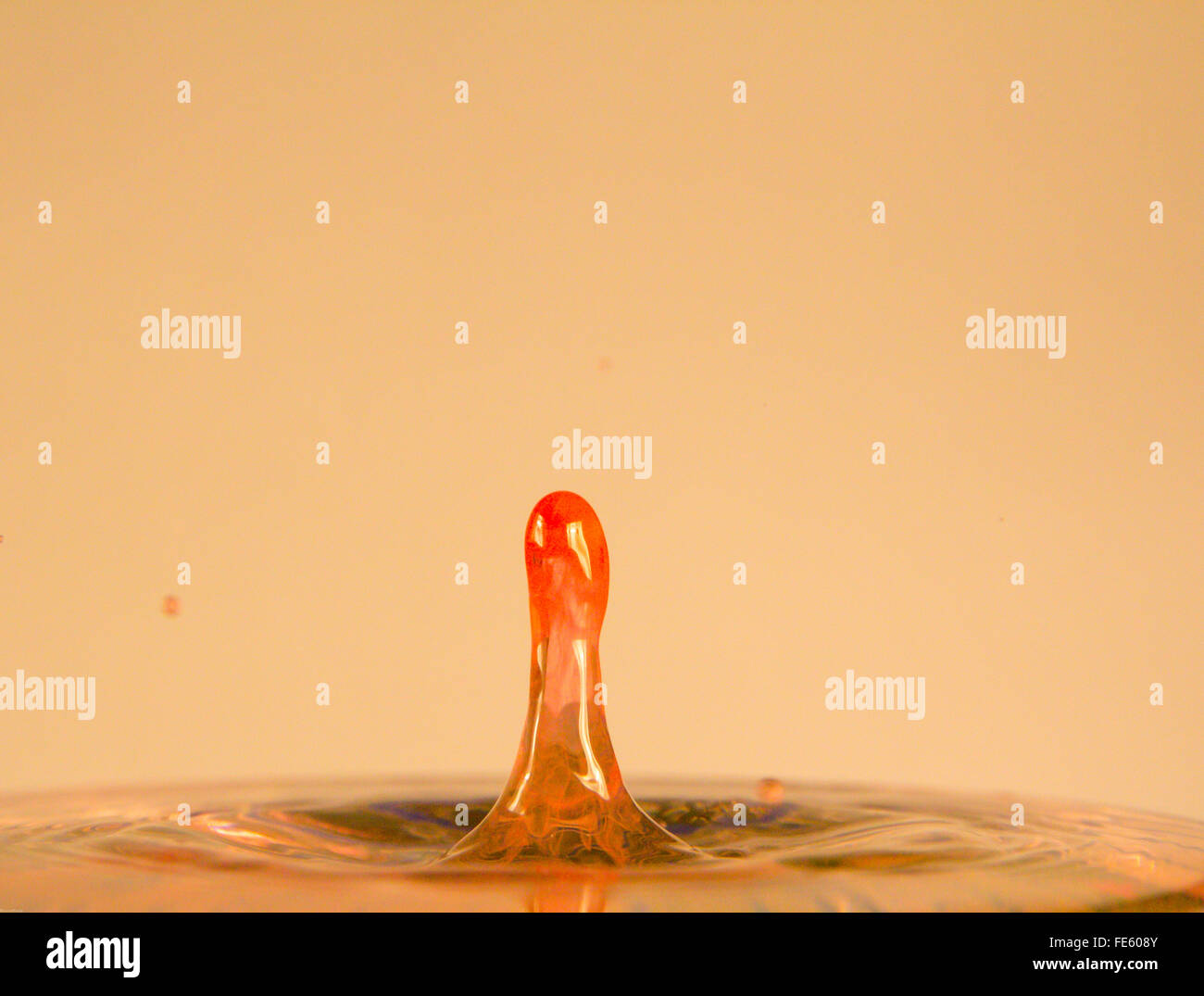 Ink falling hi-res stock photography and images - Alamy