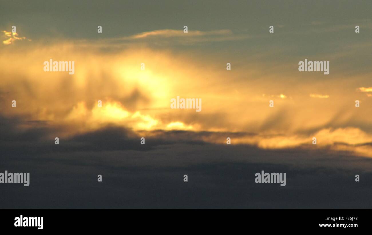 Golden sky and clouds hi-res stock photography and images - Alamy