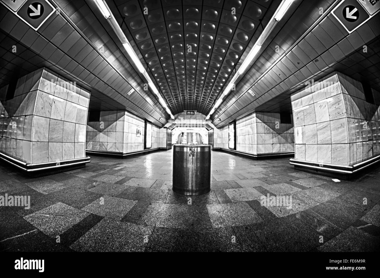 Empty underground station Black and White Stock Photos & Images - Alamy