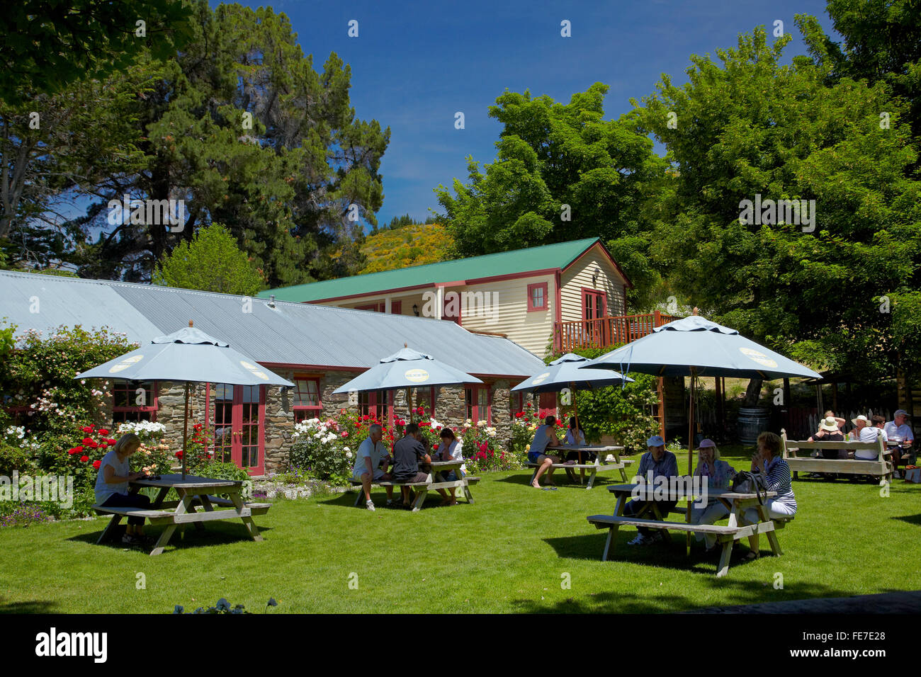 Cardrona pub hi-res stock photography and images - Alamy