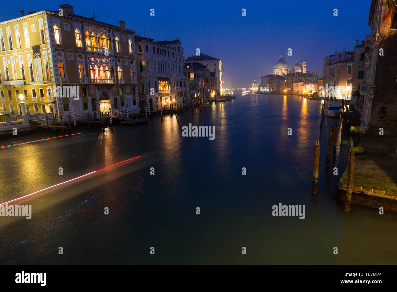Nightlife in venice hi-res stock photography and images - Alamy