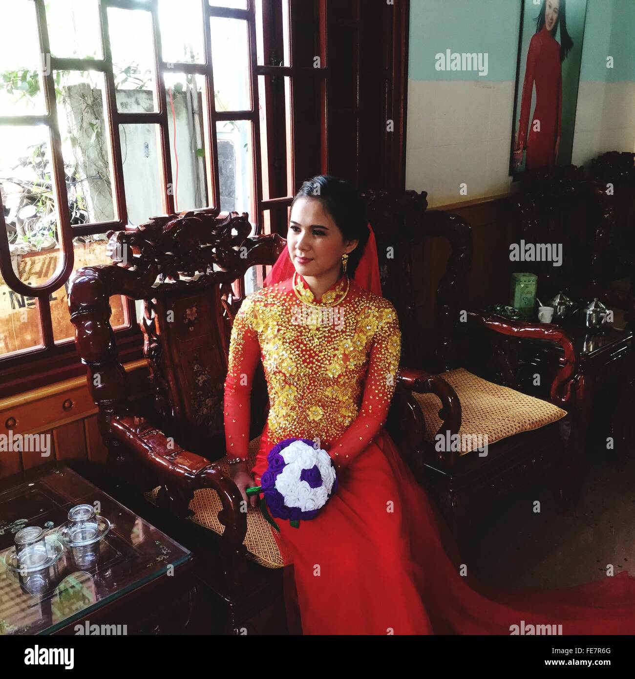 Indian bride sitting hi-res stock photography and images - Alamy
