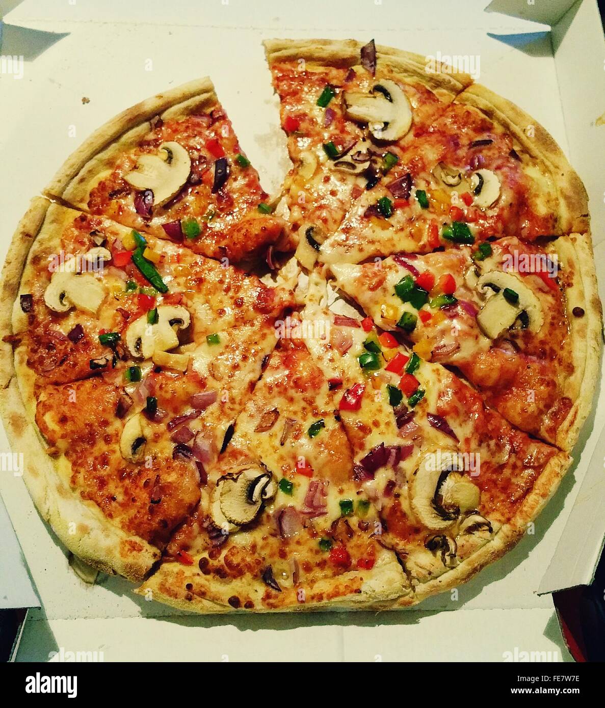 Sliced pizza hi-res stock photography and images - Alamy