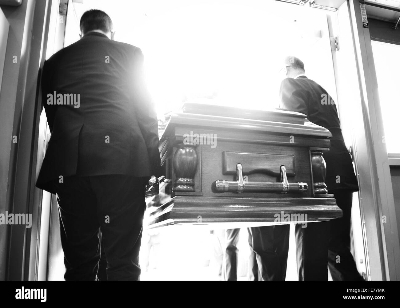 Carrying The Coffin Stock Photos & Carrying The Coffin Stock Images - Alamy