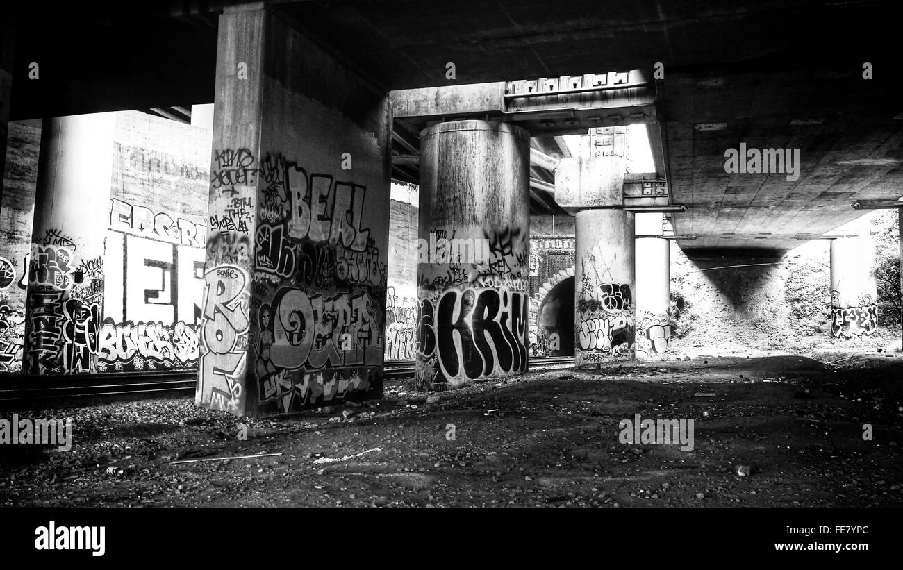 Railroad Bridge Graffiti Stock Photos & Railroad Bridge Graffiti Stock ...
