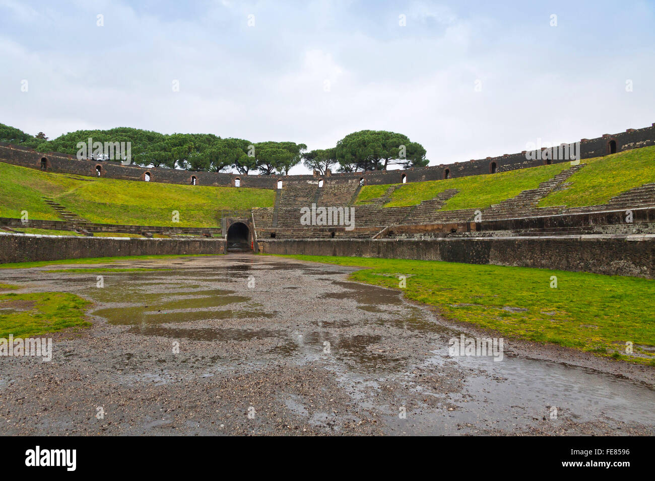 Campania arena amphitheater amphitheatre theatre hi-res stock ...