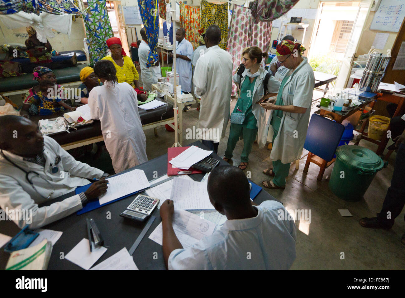 emergency room in the MSF hospital , Rutshuru, North Kivu, Democratic ...