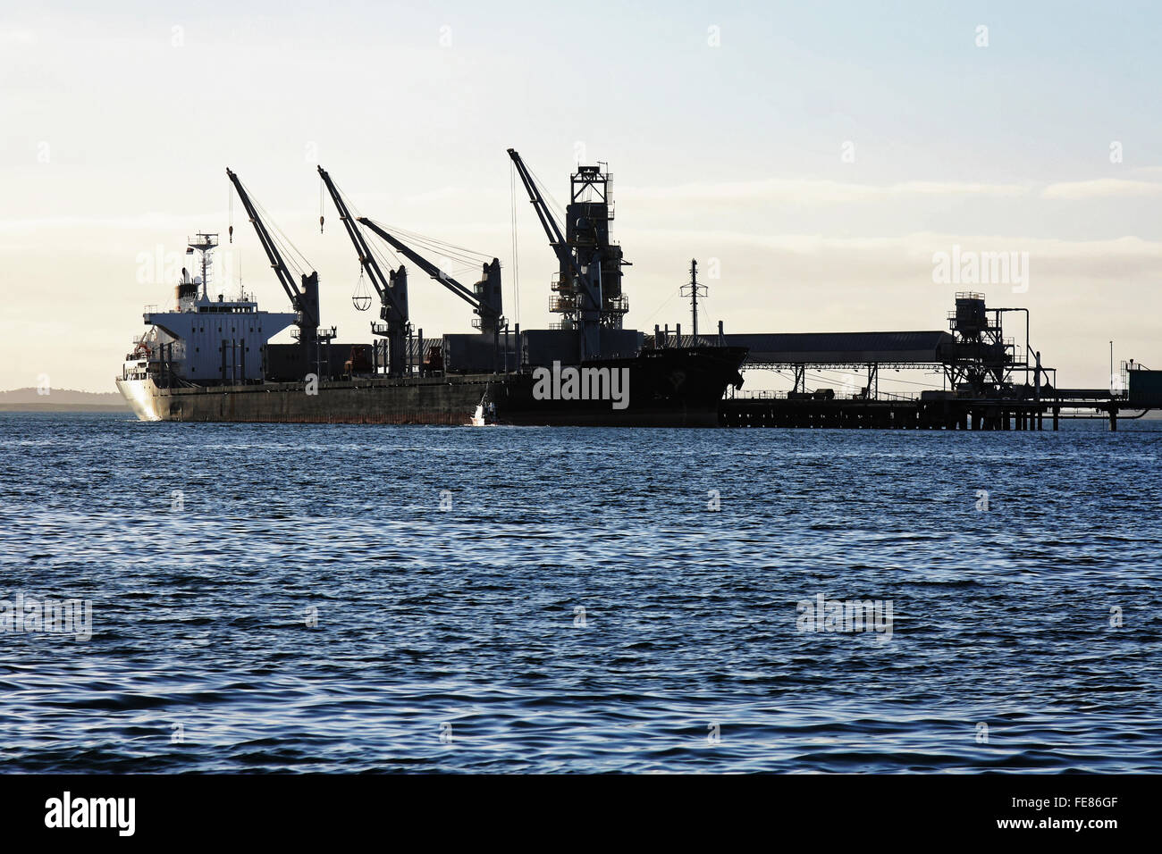 Shipping transport hi-res stock photography and images - Alamy