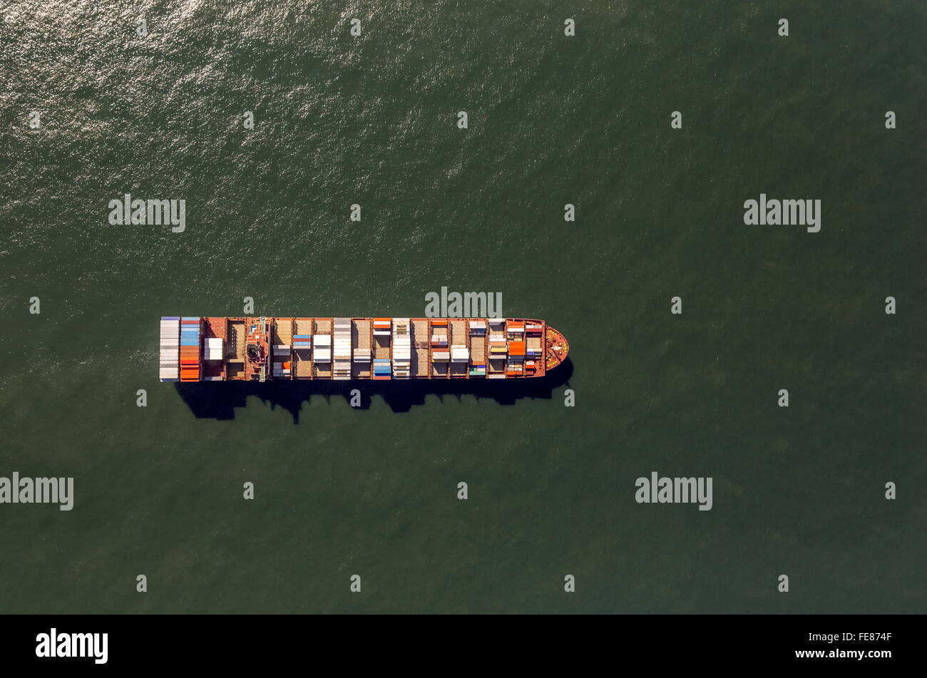 Moored container ships hi-res stock photography and images - Alamy