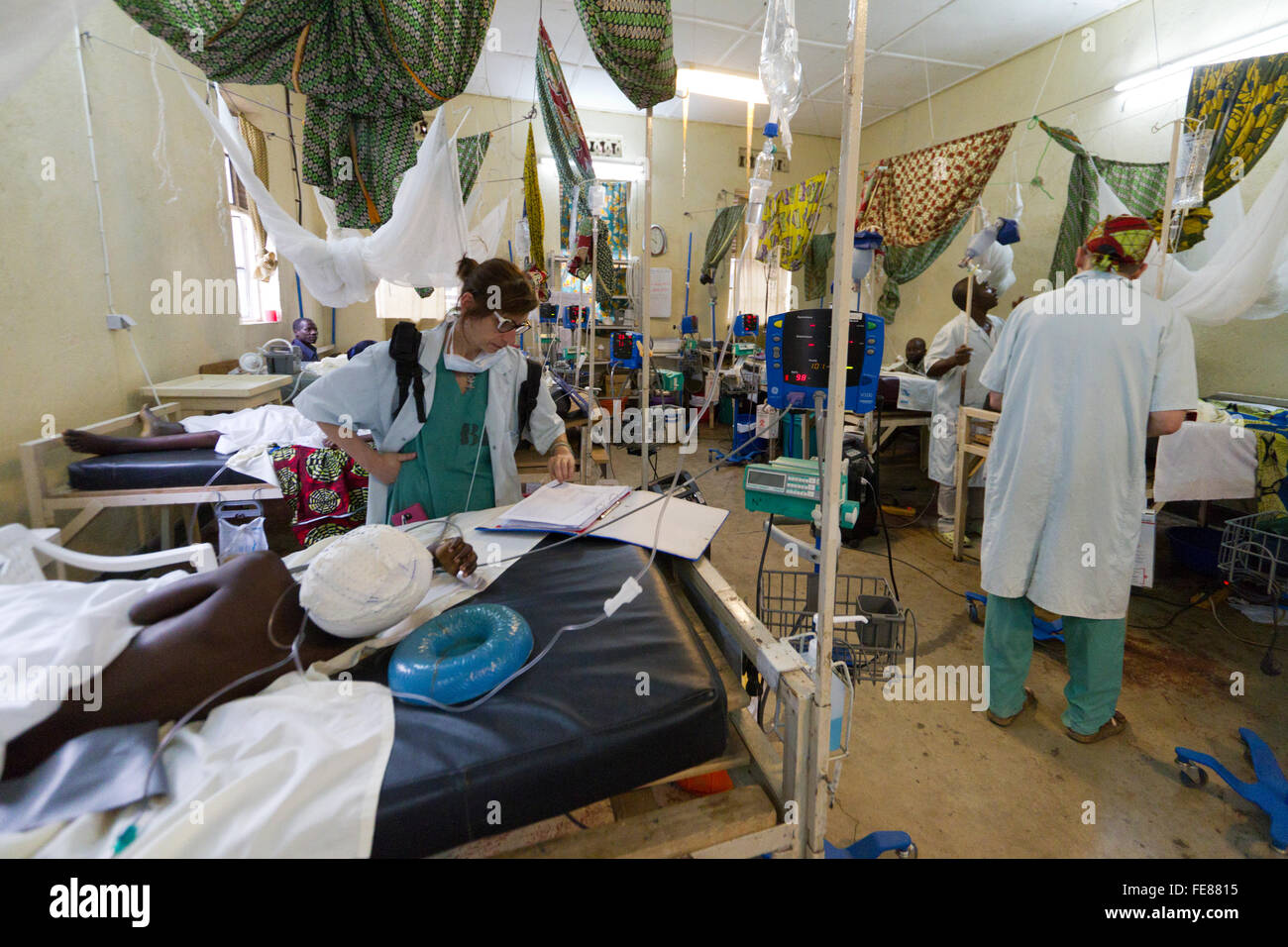emergency room in the MSF hospital , Rutshuru, North Kivu, Democratic ...