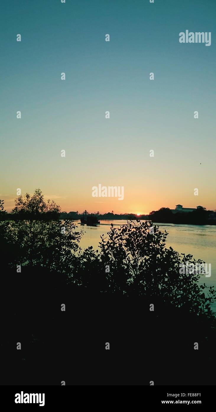 Shiny lake dusk hi-res stock photography and images - Alamy