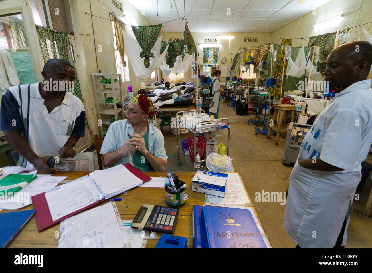 Intensive care in the MSF hospital , Rutshuru, North Kivu, Democratic ...