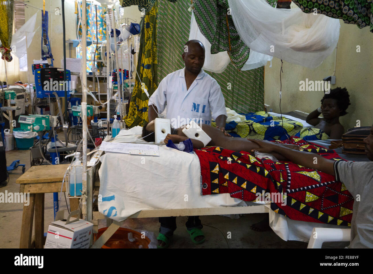 Intensive care in the MSF hospital , Rutshuru, North Kivu, Democratic ...
