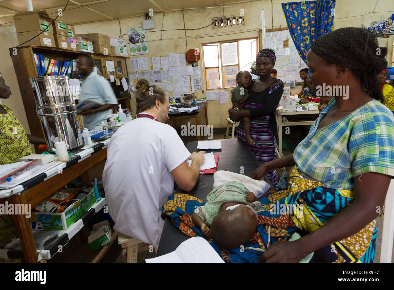 Intensive care in the MSF hospital , Rutshuru, North Kivu, Democratic ...