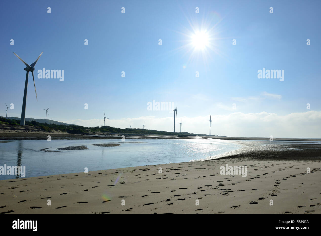 Blazing sun hi-res stock photography and images - Alamy