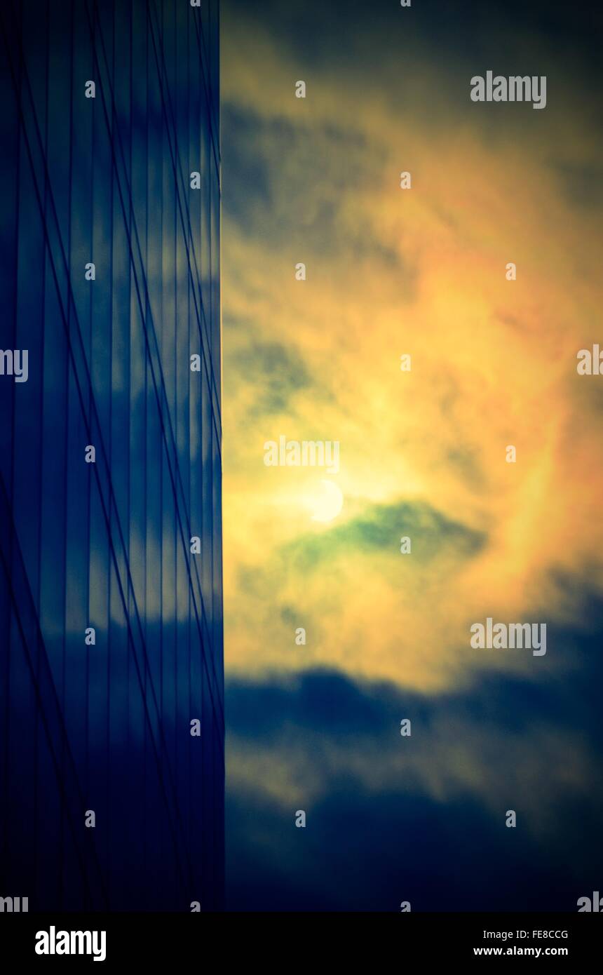 Office building at sunset hi-res stock photography and images - Alamy