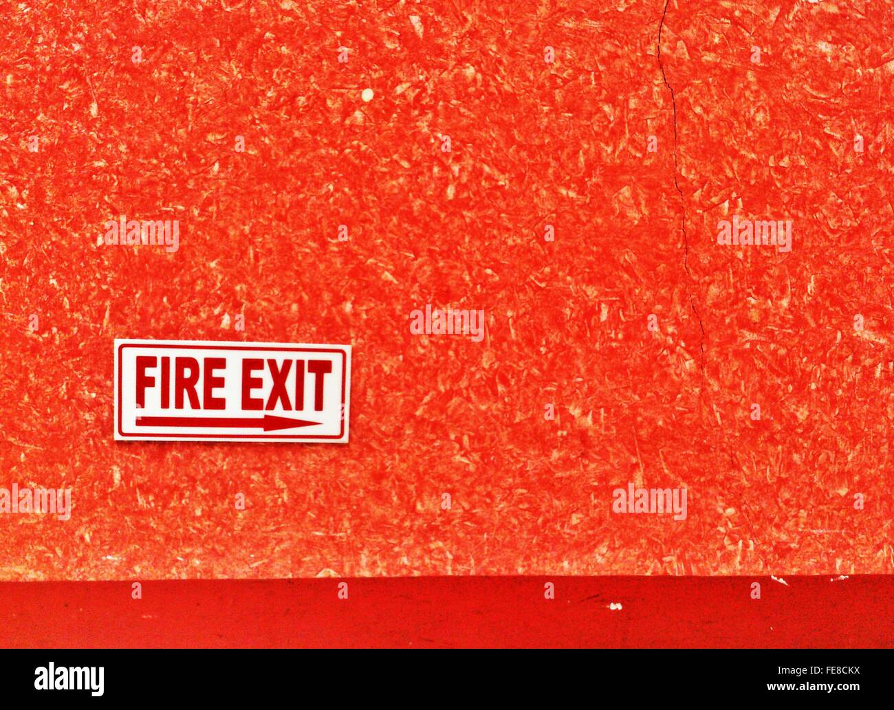 Fire exit sign red hi-res stock photography and images - Alamy
