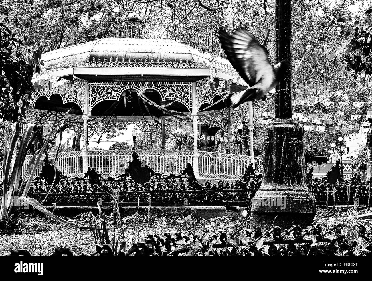 Structure In Park Stock Photo - Alamy