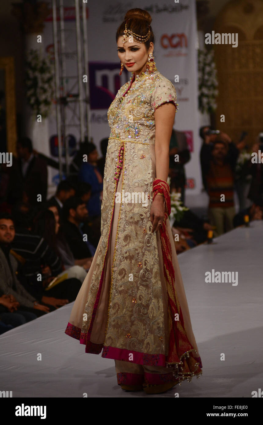 Lahore, Pakistan. 04th Feb, 2016. Pakistani model presents the creation ...