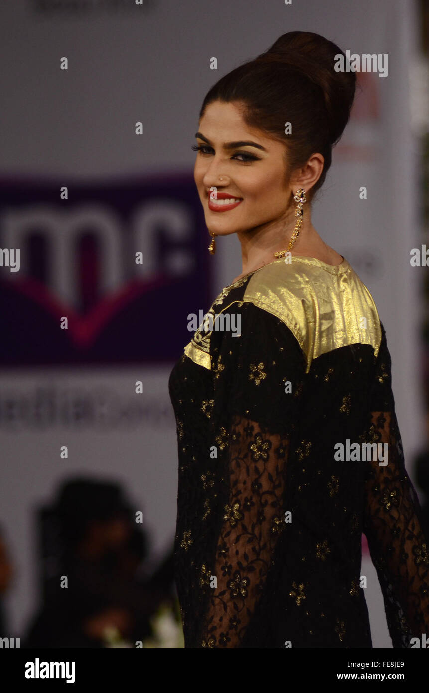 Lahore, Pakistan. 04th Feb, 2016. Pakistani model presents the creation ...