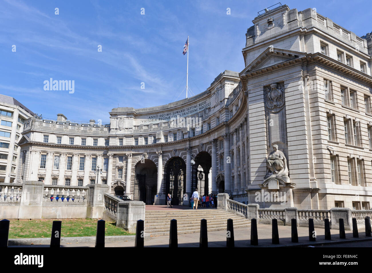 The iconic Admiralty arch building at the end of the Mall, London ...